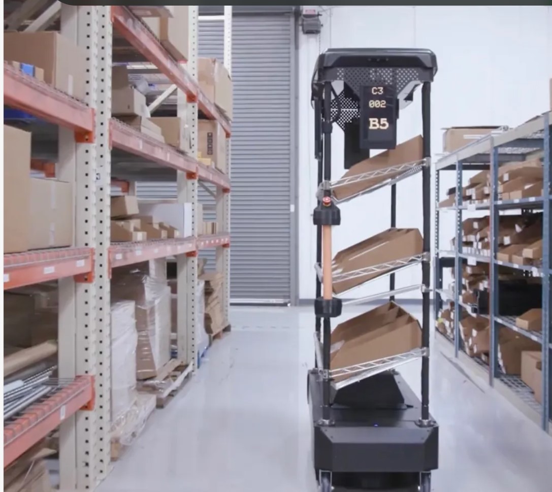 Робот Carter Pro от Robust AI предназначен для работы с людьми и ...