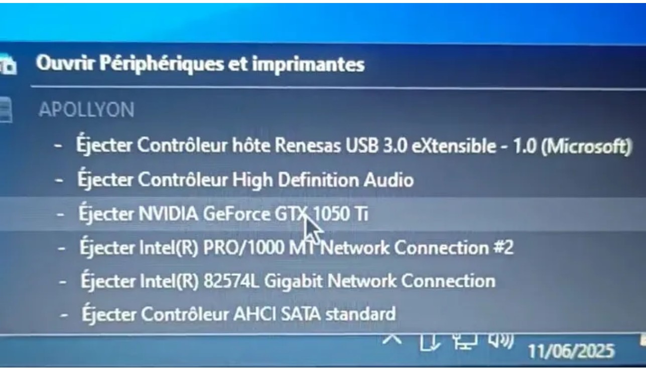 Уморительно неудачливый пользователь Windows случайно извлек видеокарту, как карту памяти ...